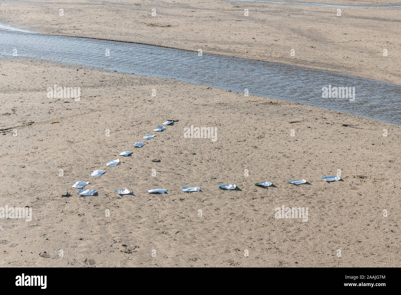 GTAS / Ground-to-air emergency distress signal 'V' for Require ...