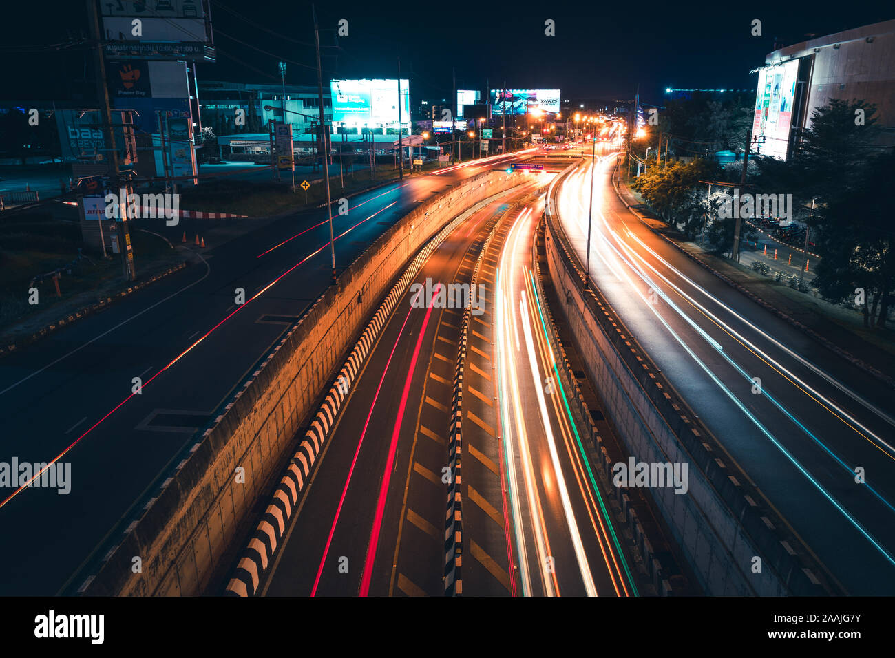 Traffic flow street street traffic traffic lights at night city hi-res ...