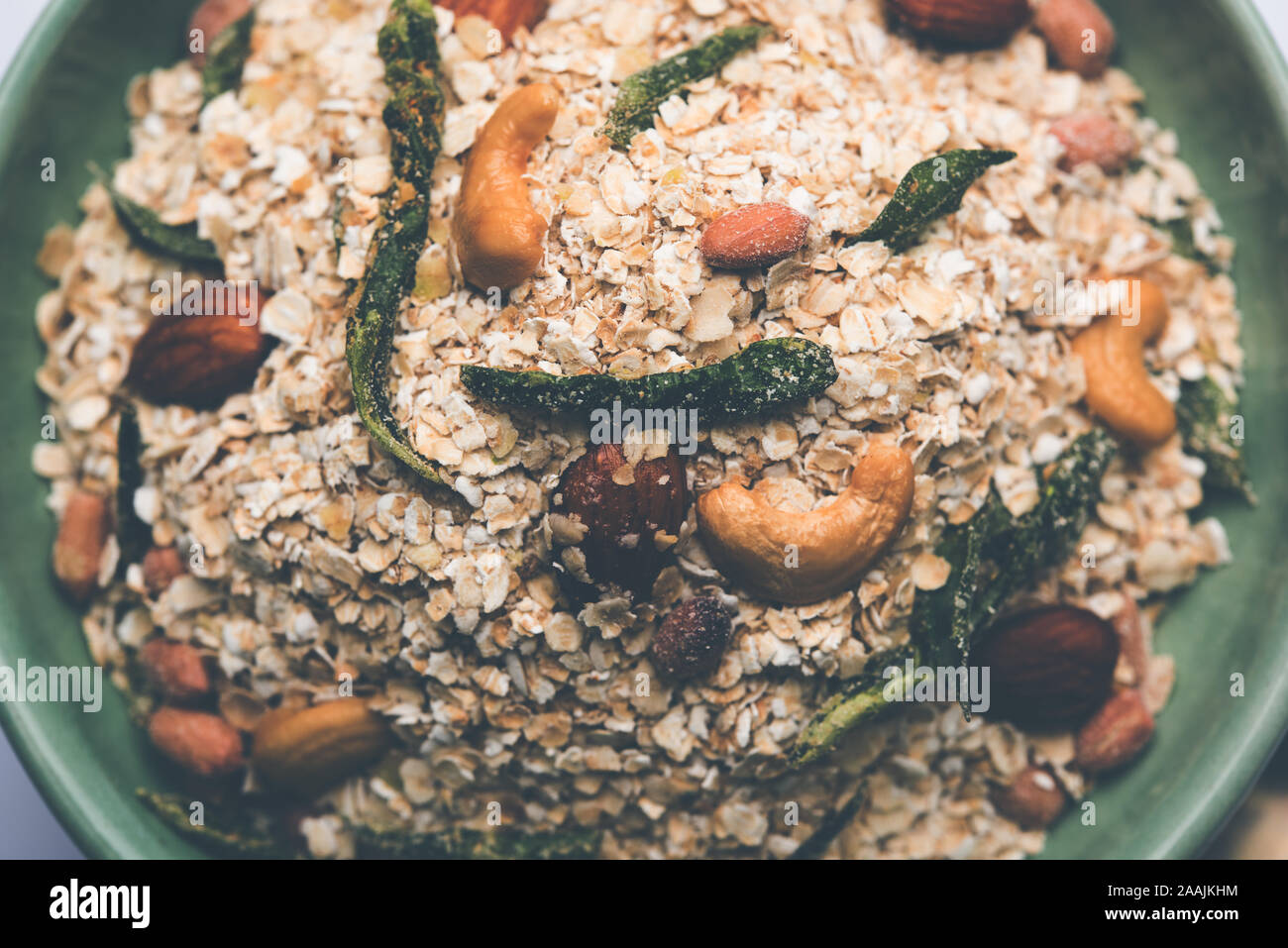 Oats Chivda / Chiwda is a healthy indian recipe with added chilli ...