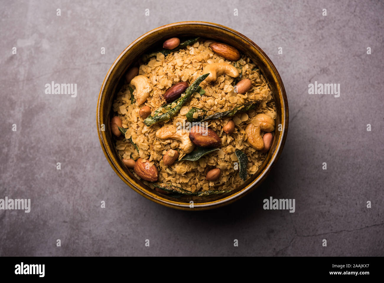 Oats Chivda / Chiwda is a healthy indian recipe with added chilli ...
