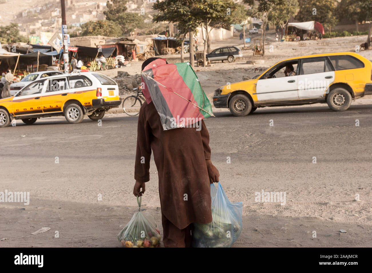 Kabul street slums afghanistan hi-res stock photography and images - Alamy
