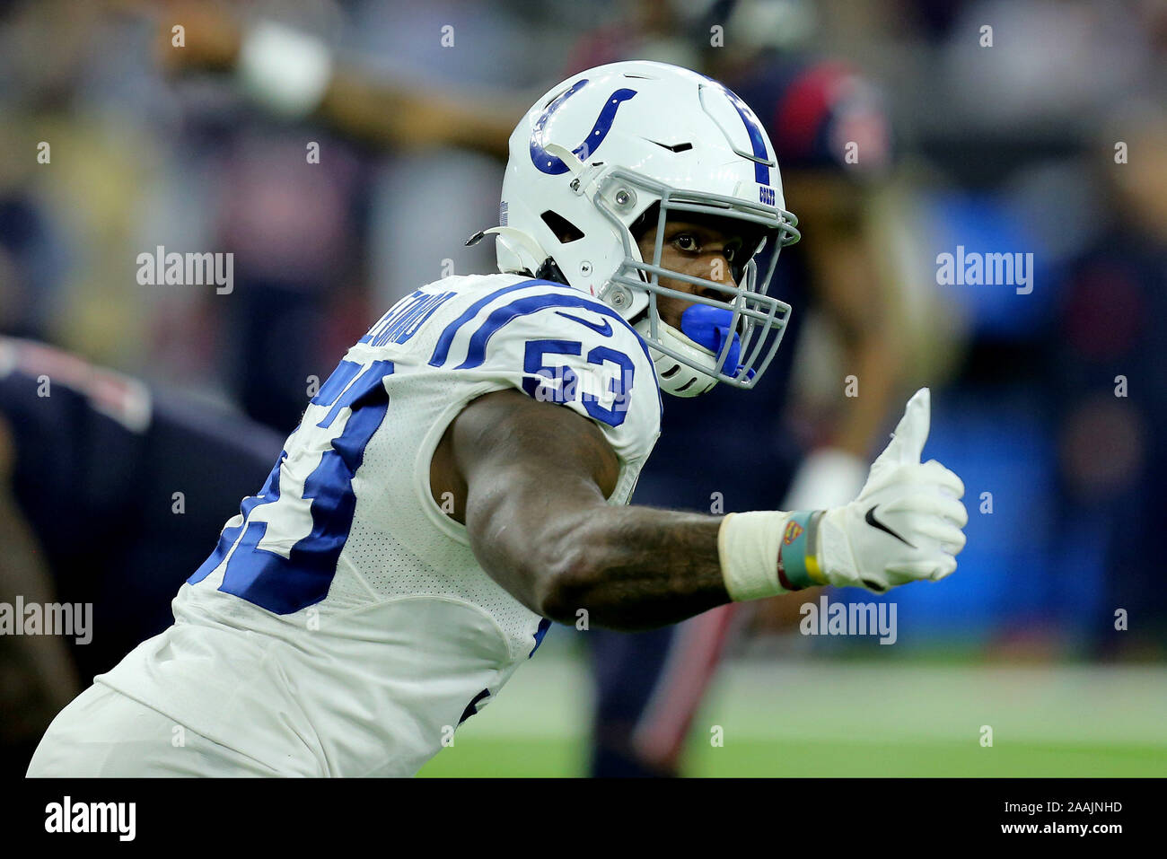 Line judge signals in hi-res stock photography and images - Alamy