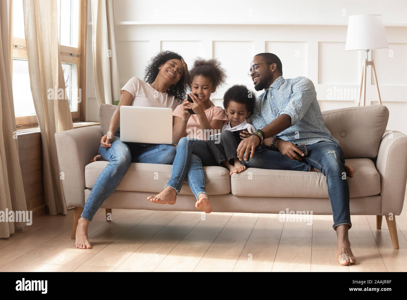 Children electronic gadgets hi-res stock photography and images - Alamy