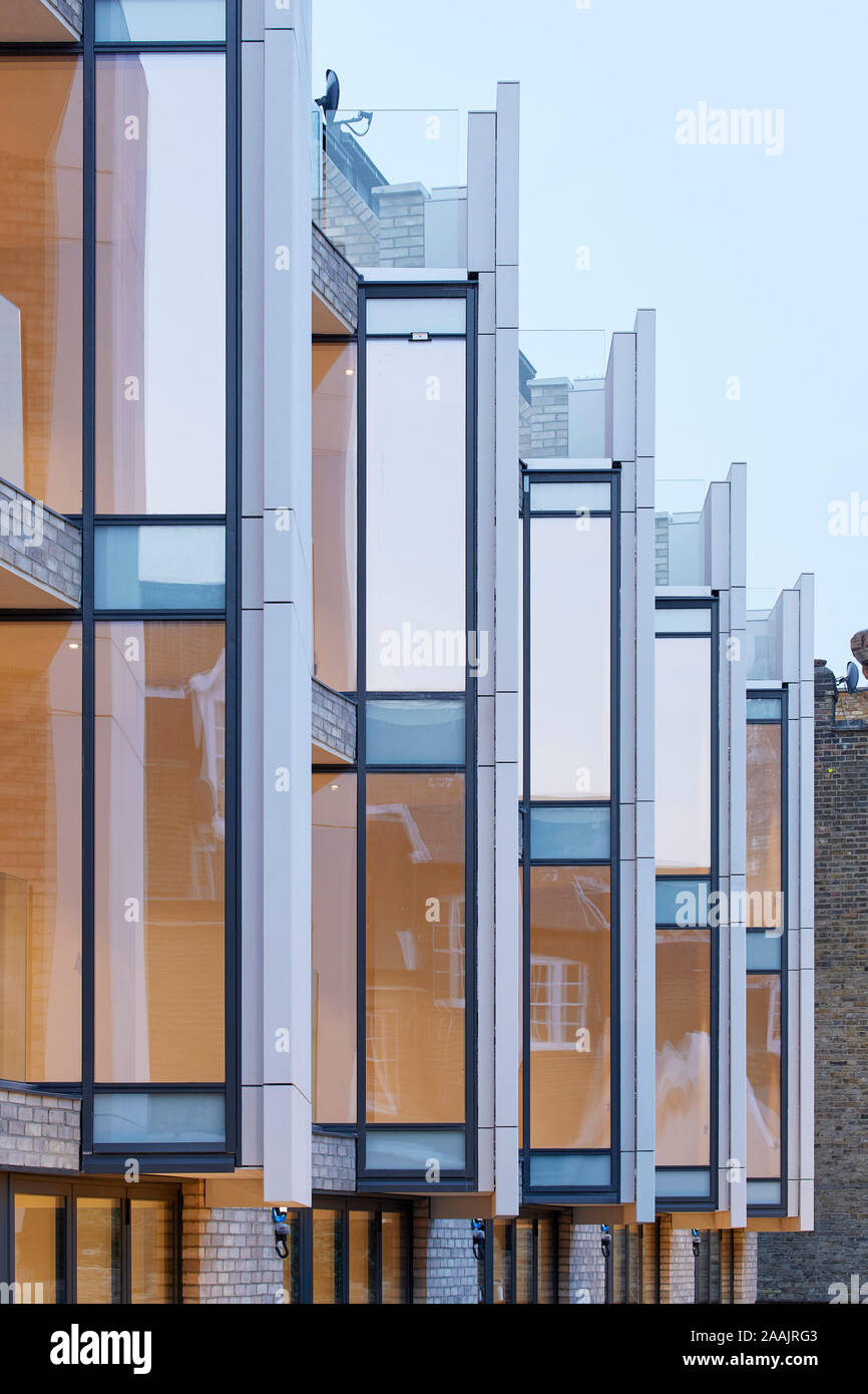 Protruding window hi-res stock photography and images - Alamy