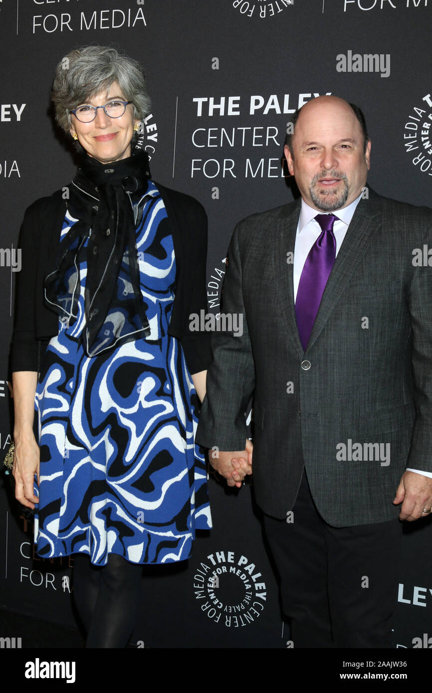 November 21, 2019, Beverly Hills, CA, USA: LOS ANGELES - NOV 21: Daena ...