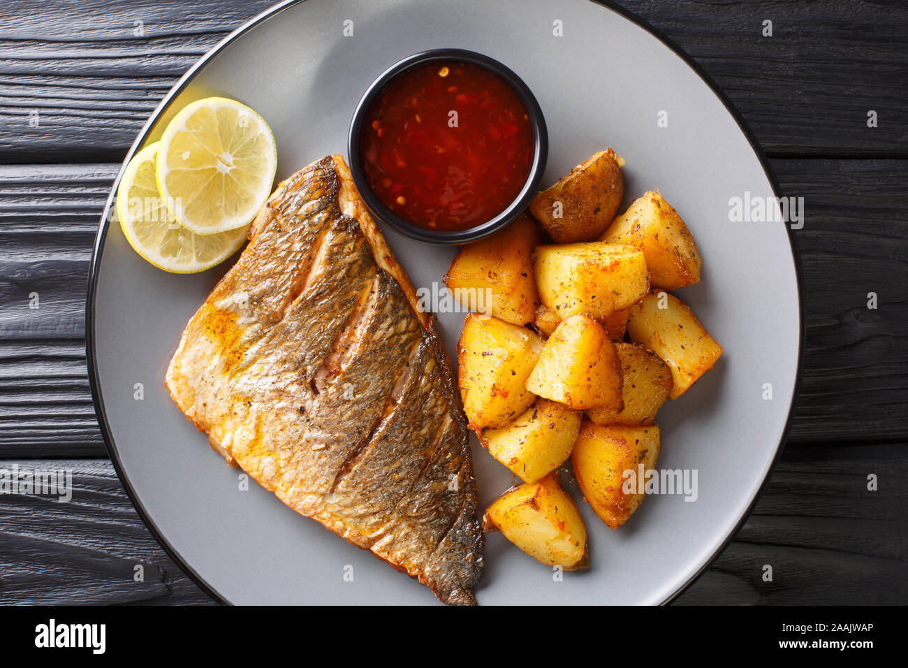 Golden sea bream hi-res stock photography and images - Alamy