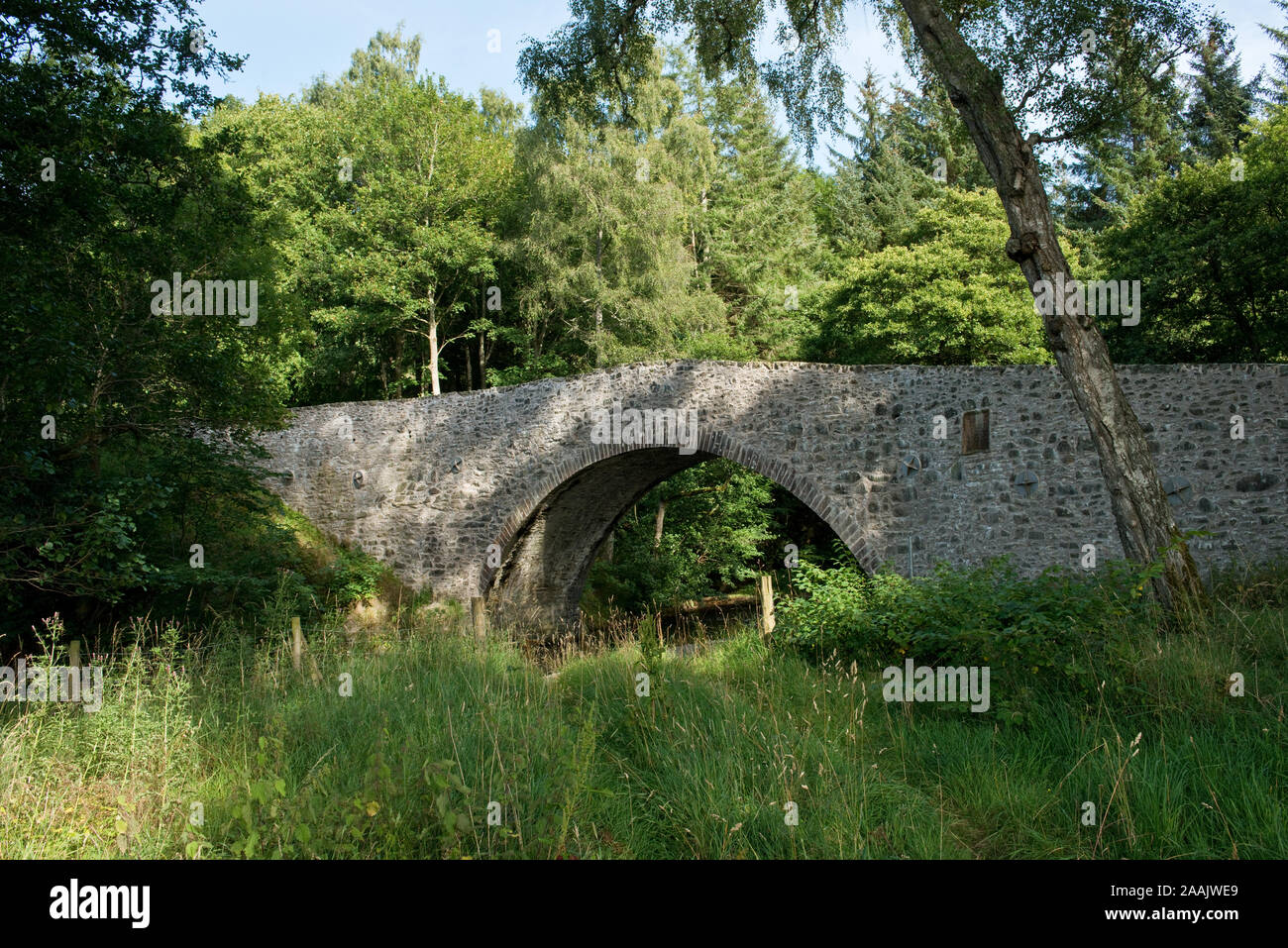 Old manor brig scotland hi-res stock photography and images - Alamy