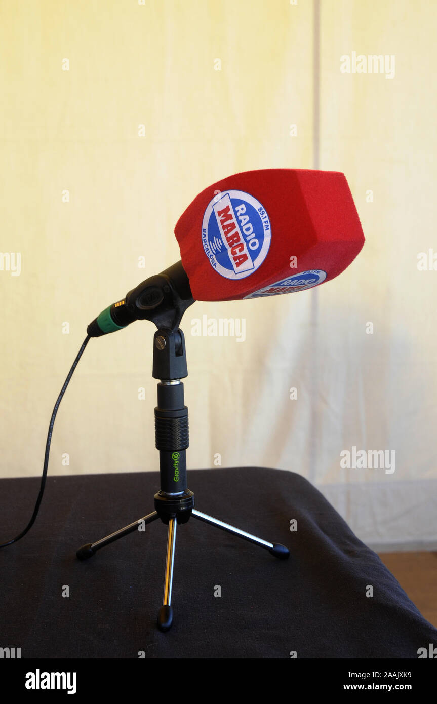 Micro microphone hi-res stock photography and images - Alamy