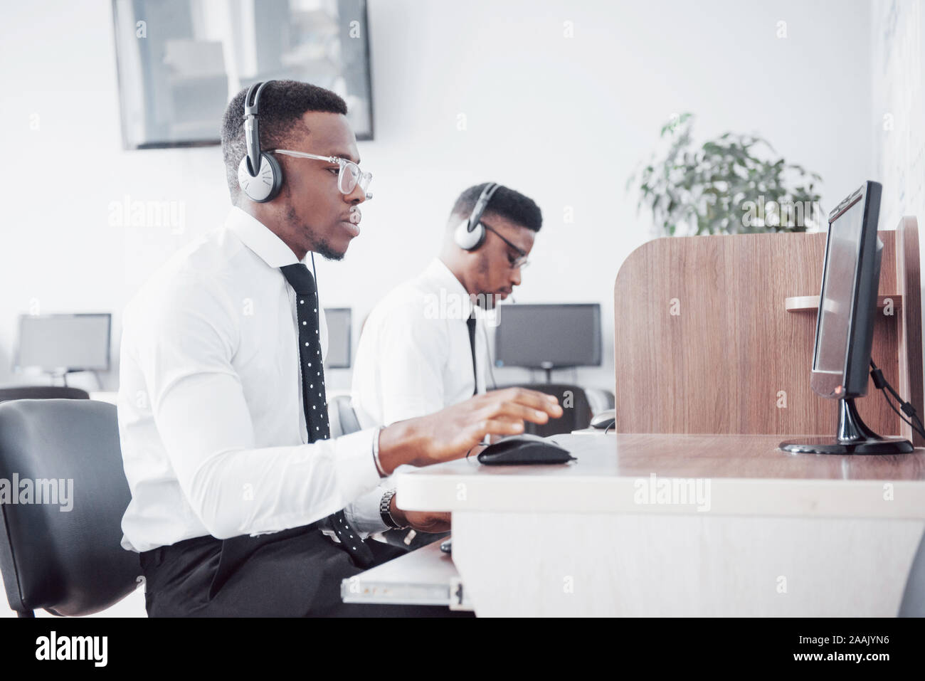 African american support team hi-res stock photography and images - Alamy