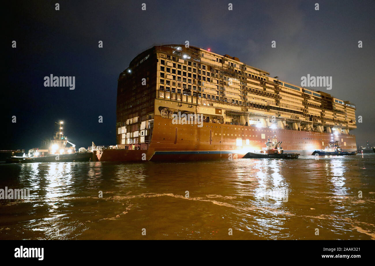 Rostock, Germany. 22nd Nov, 2019. The 216 metre long midship of the ...
