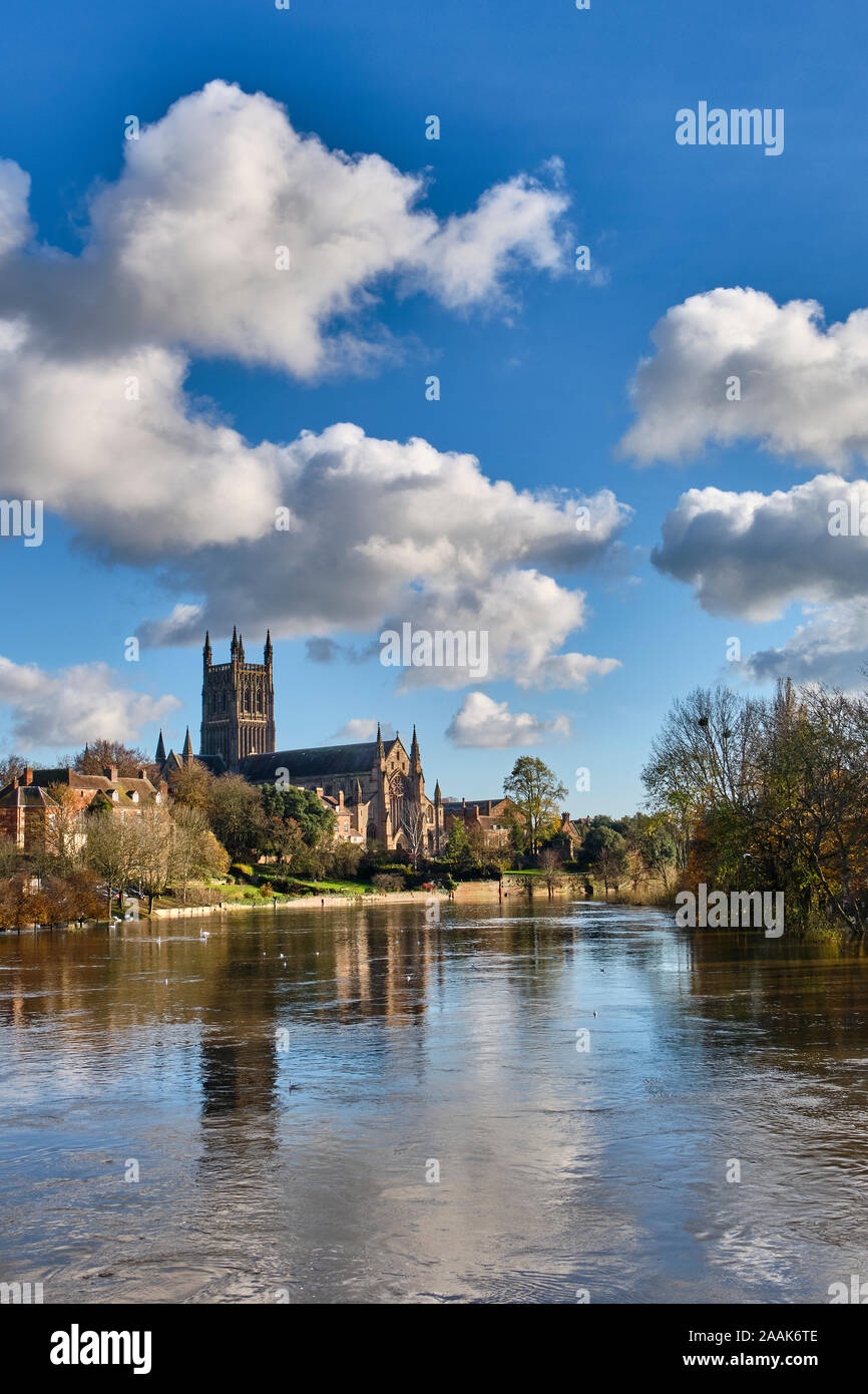 Nave worcester cathedral worcester worcestershire hi-res stock ...