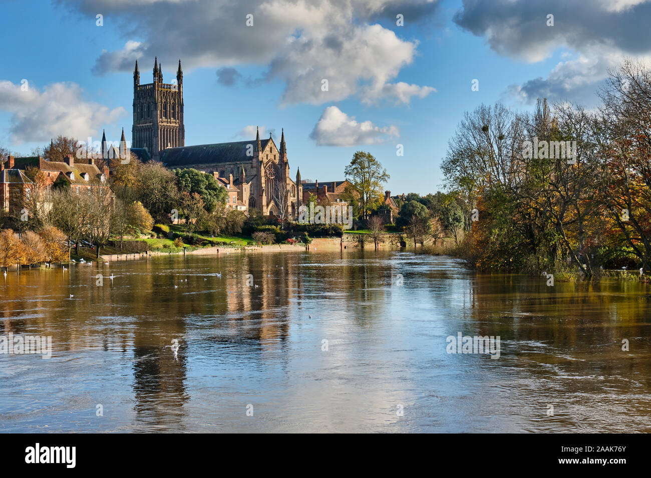 Worcester cathedral hi-res stock photography and images - Alamy