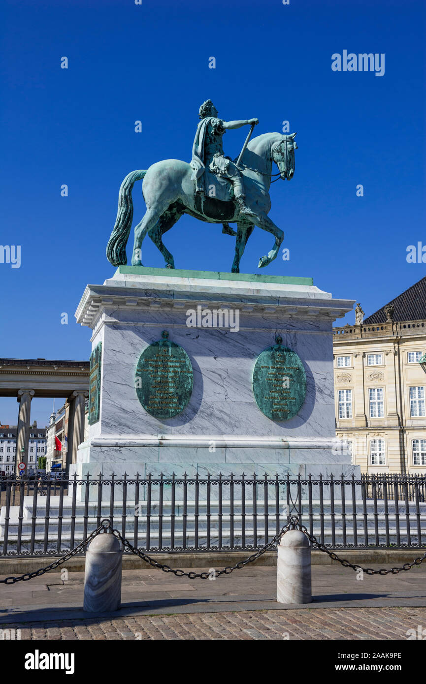 Equestrian statue of King Frederik V in Amalienborg Square, Copenhagen ...
