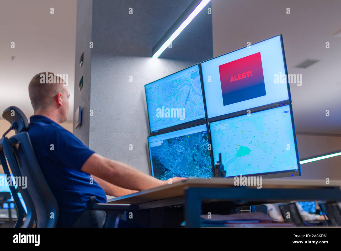 Computer operator hi-res stock photography and images - Alamy