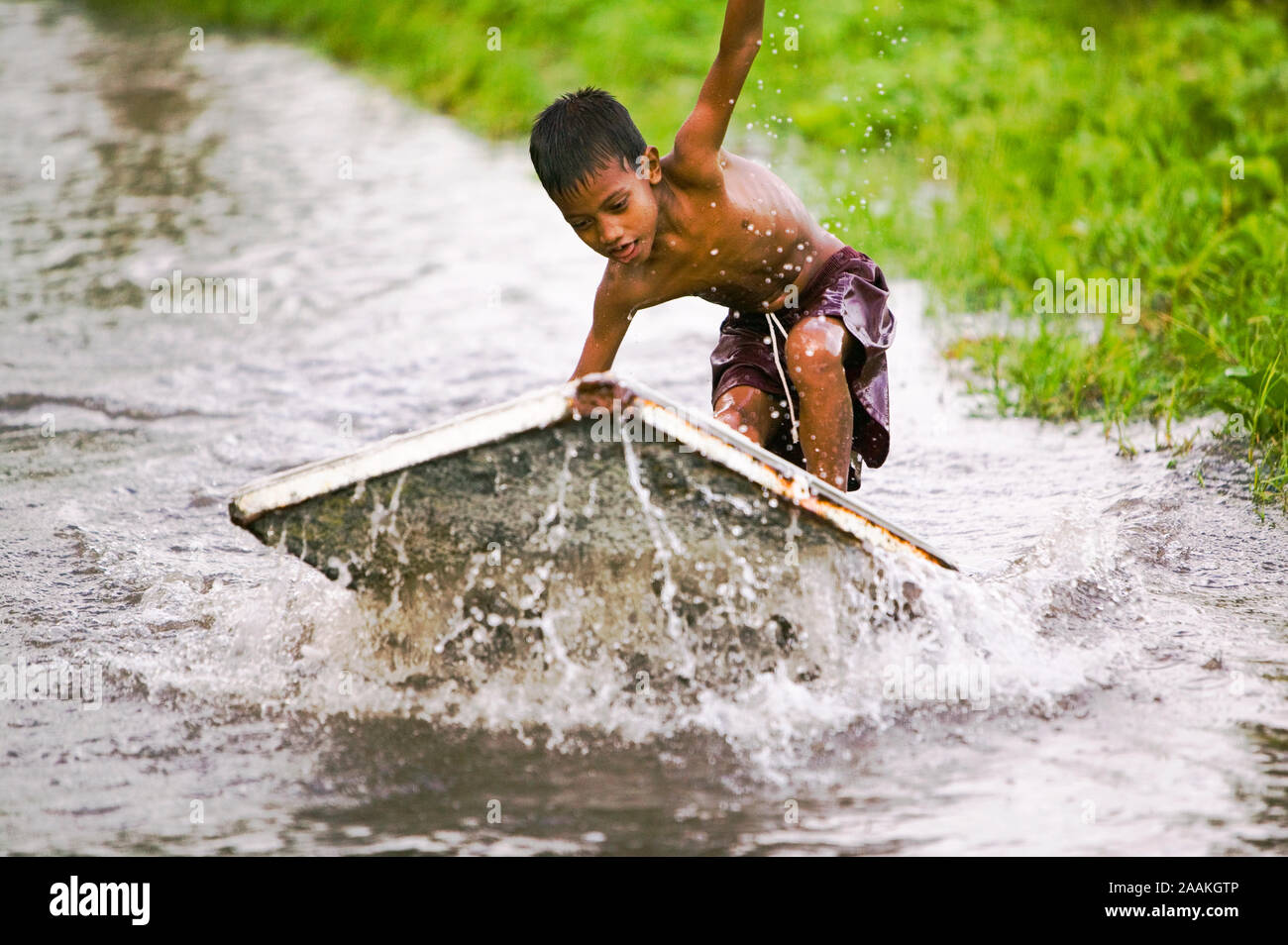 Improvisation flood hi-res stock photography and images - Alamy