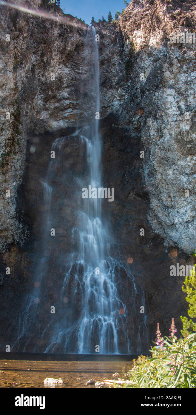 Angel falls trail hi-res stock photography and images - Alamy