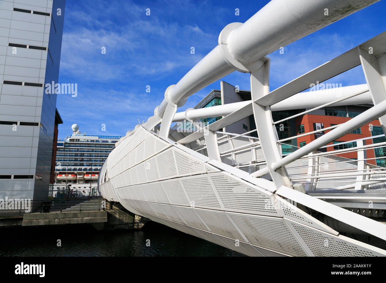 Dock bridge hi-res stock photography and images - Alamy