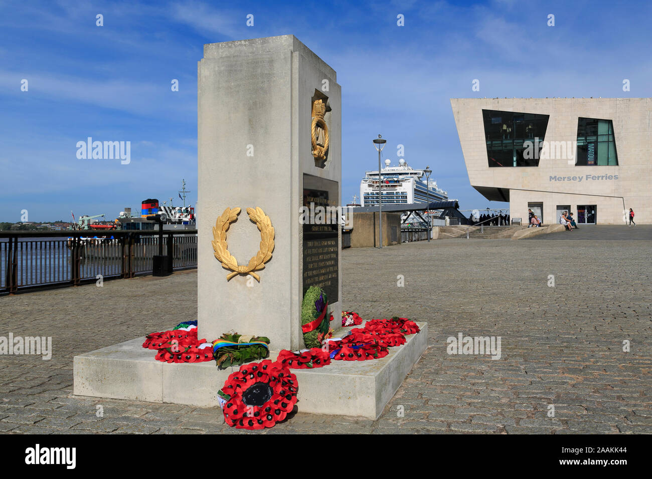 Maritime history memorial hi-res stock photography and images - Alamy