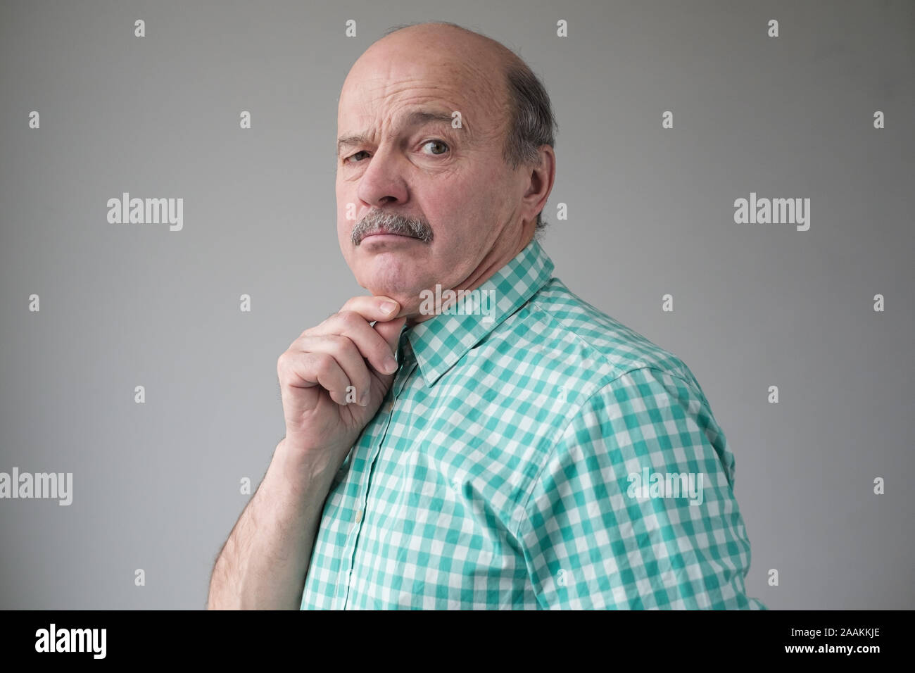 Man with double chin hi-res stock photography and images - Alamy