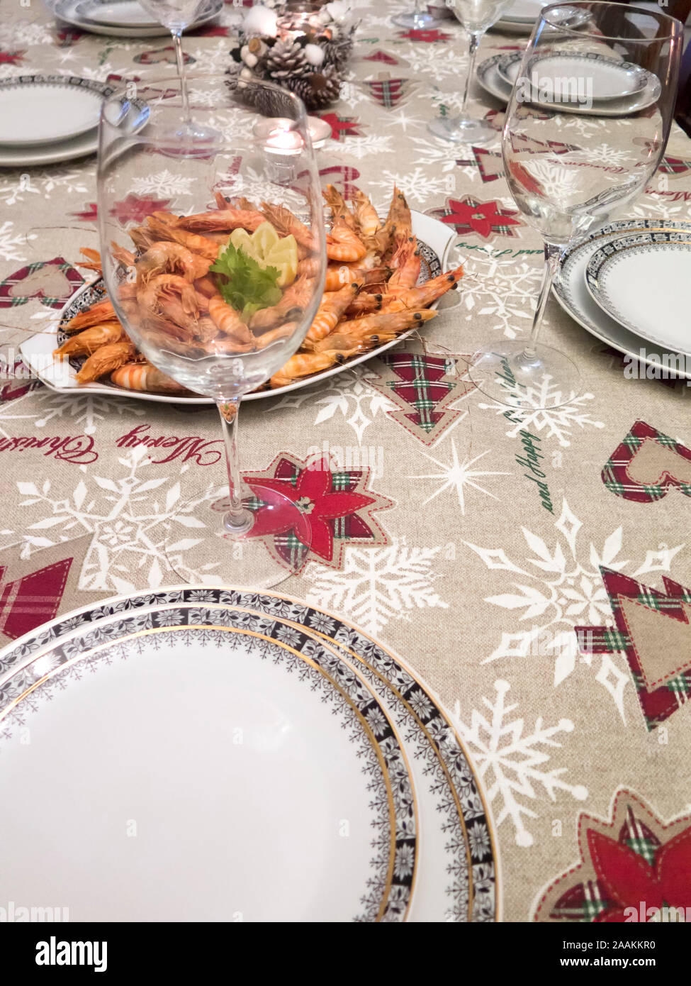 Retro family christmas dinner hi-res stock photography and images - Alamy