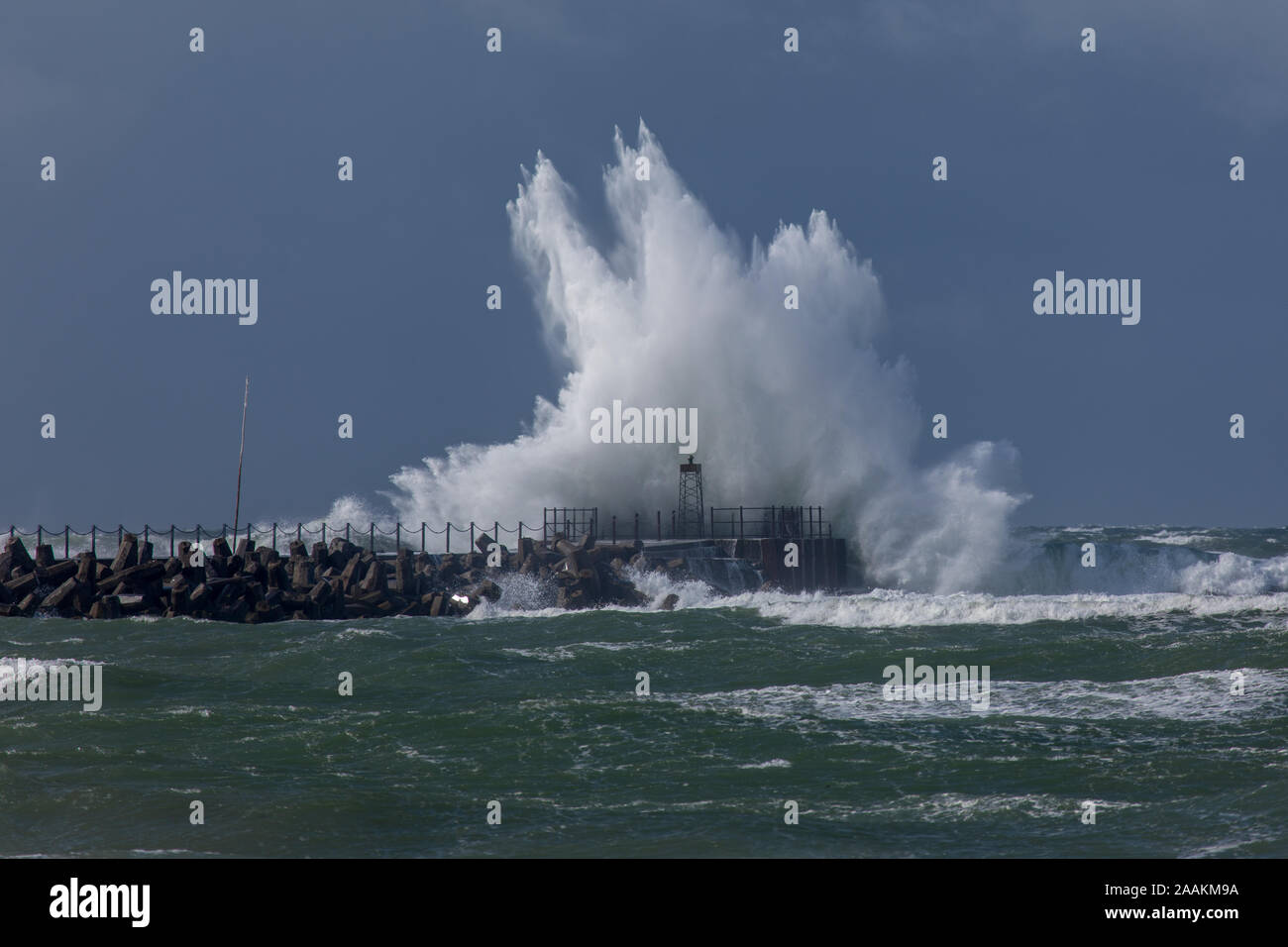 Brecher hi-res stock photography and images - Alamy
