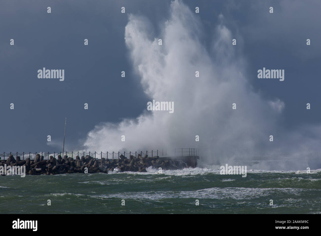 Brecher hi-res stock photography and images - Alamy