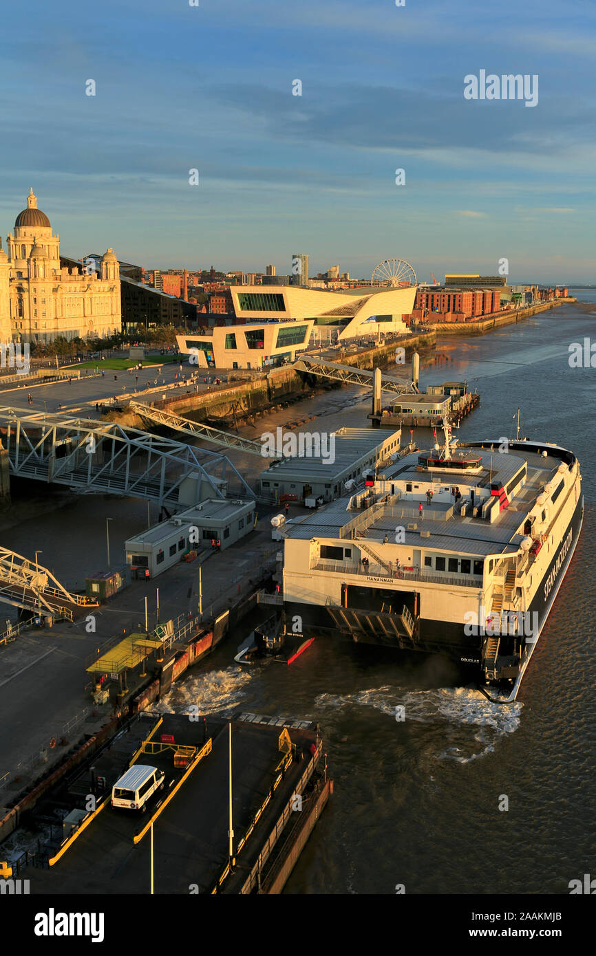Liverpool ferry hi-res stock photography and images - Alamy