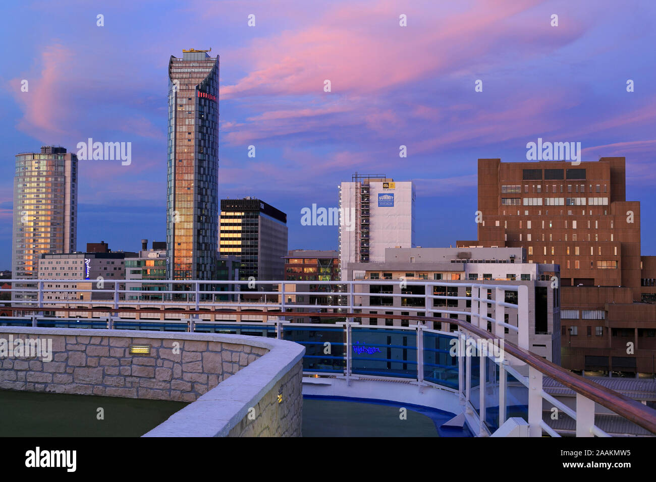 Liverpool skyscraper hi-res stock photography and images - Alamy