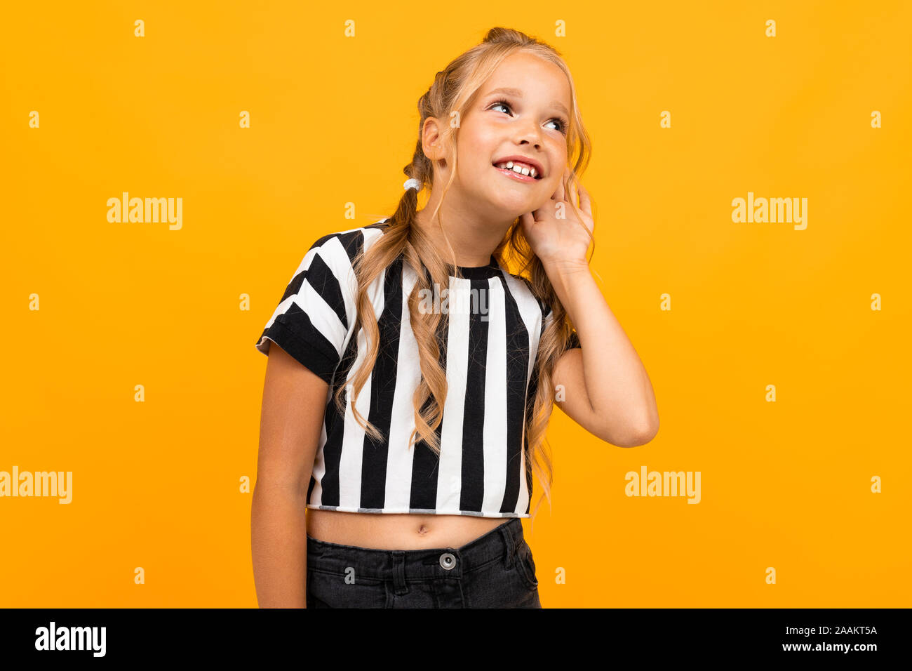 Eavesdrops on hi-res stock photography and images - Alamy