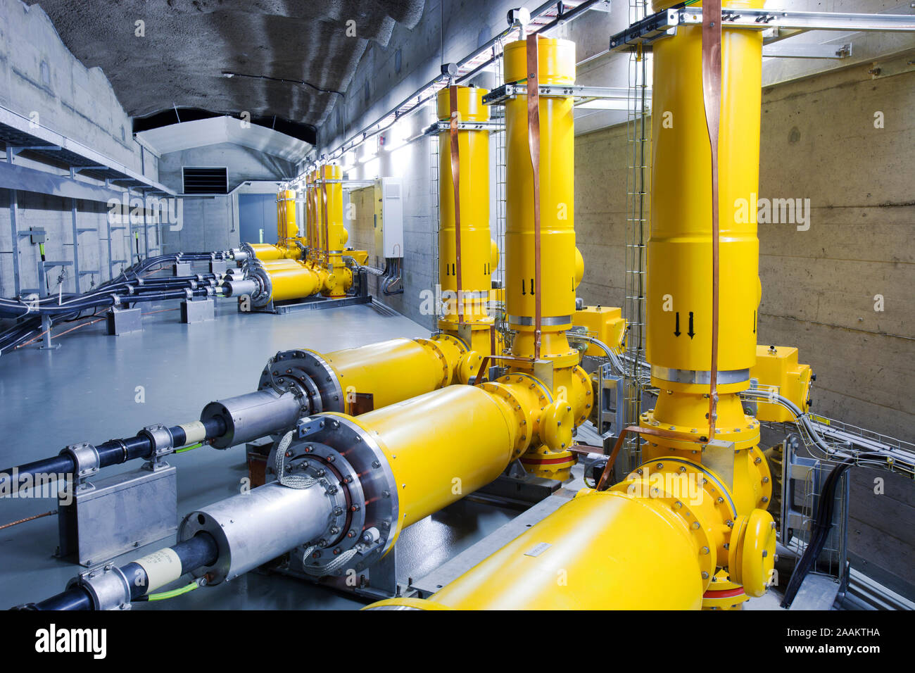 High voltage underground power cable hi-res stock photography and ...