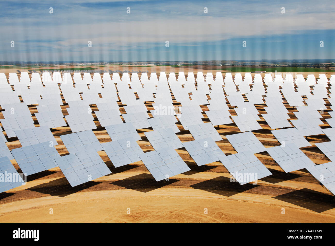 Heliostats, large reflective mirrors directing sunlight to the PS20 ...
