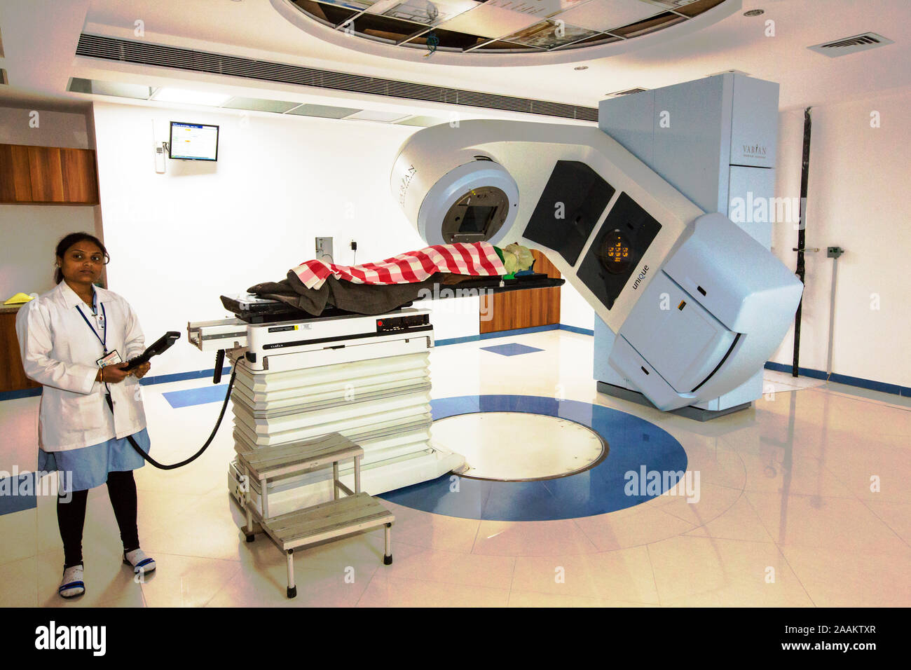 Proton therapy hi-res stock photography and images - Alamy