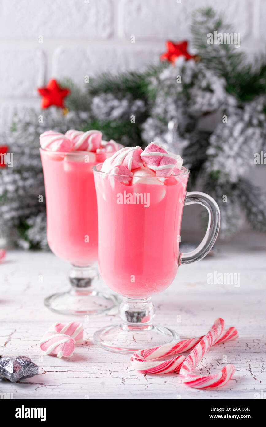 Ruby hot chocolate hi-res stock photography and images - Alamy