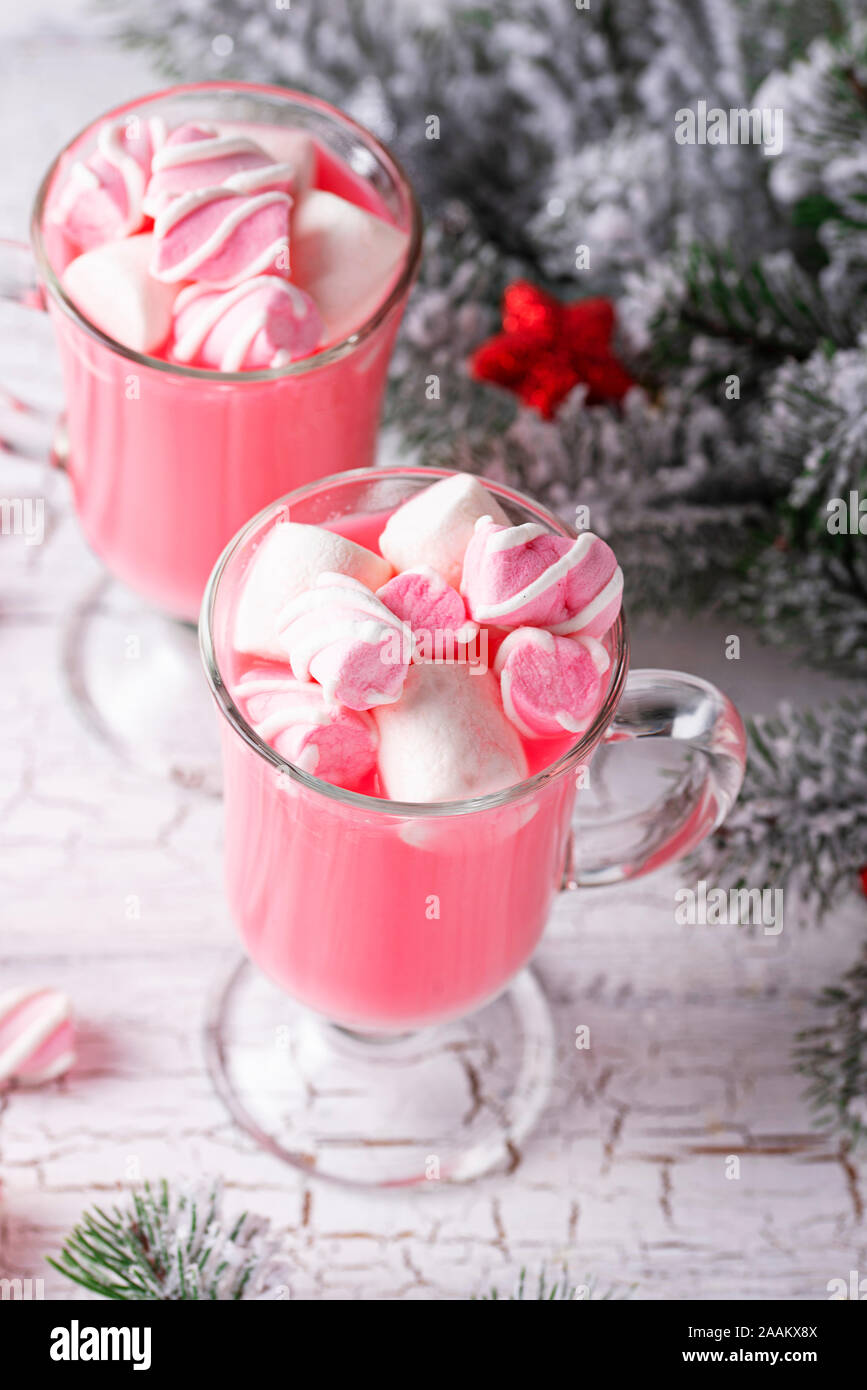 Ruby hot chocolate hi-res stock photography and images - Alamy