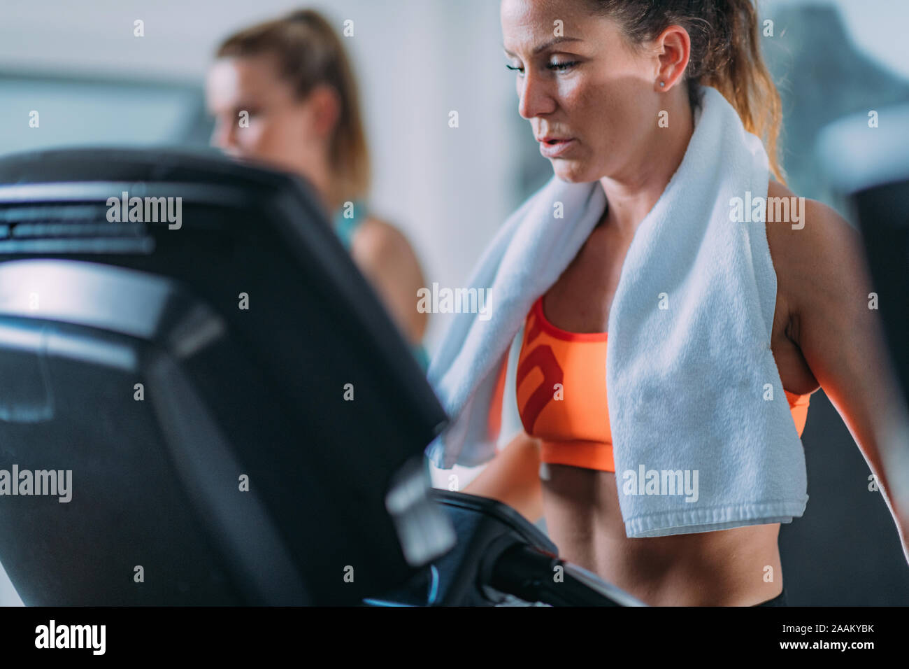 People treadmill white women hi-res stock photography and images - Alamy