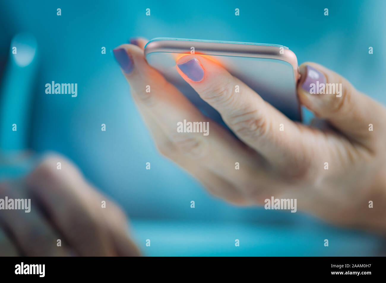 Measuring heart rate mobile hi-res stock photography and images - Alamy
