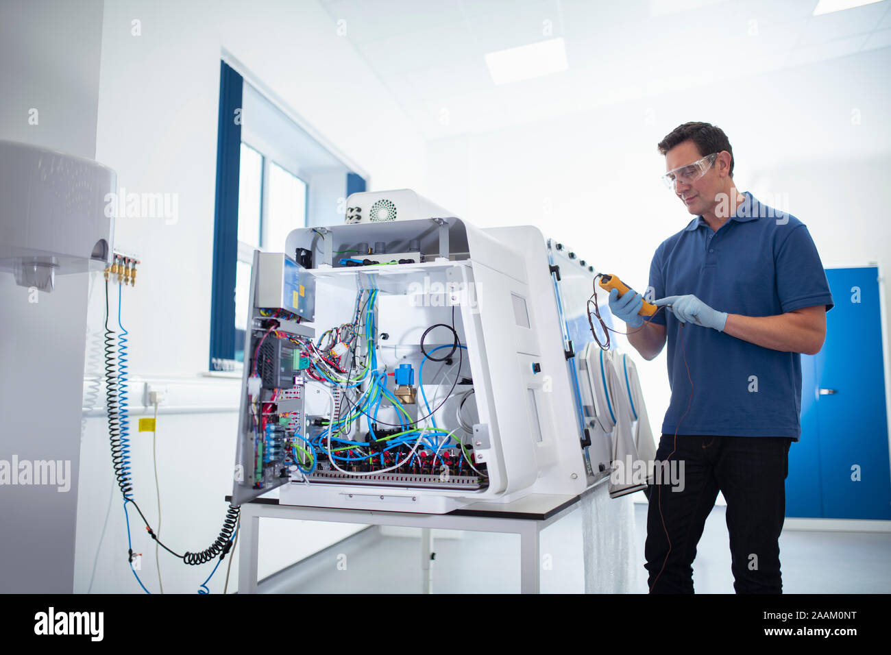 Factory and research laboratory hi-res stock photography and images - Alamy