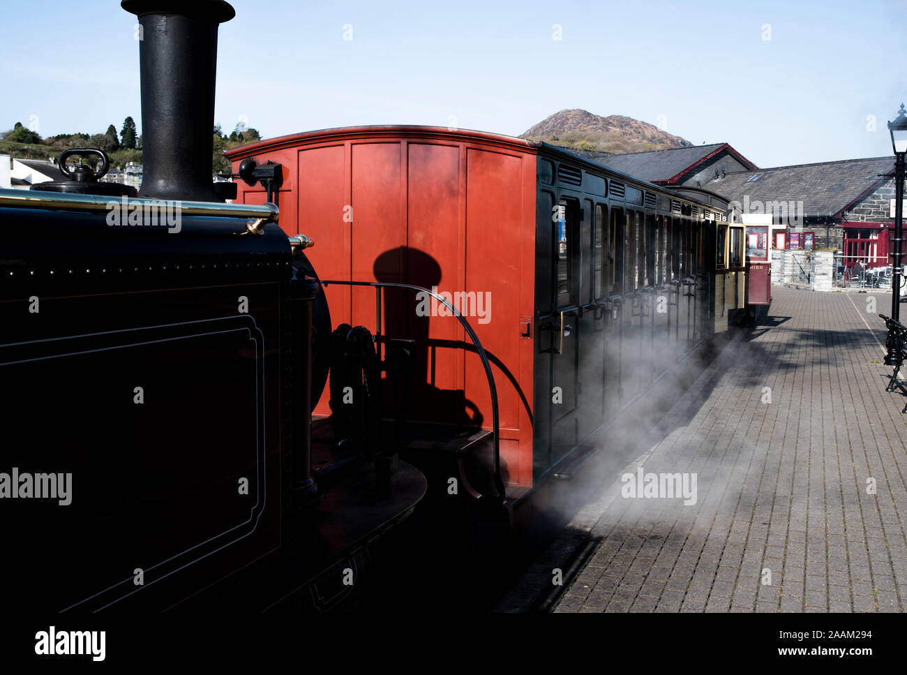 Non stopping train hi-res stock photography and images - Alamy