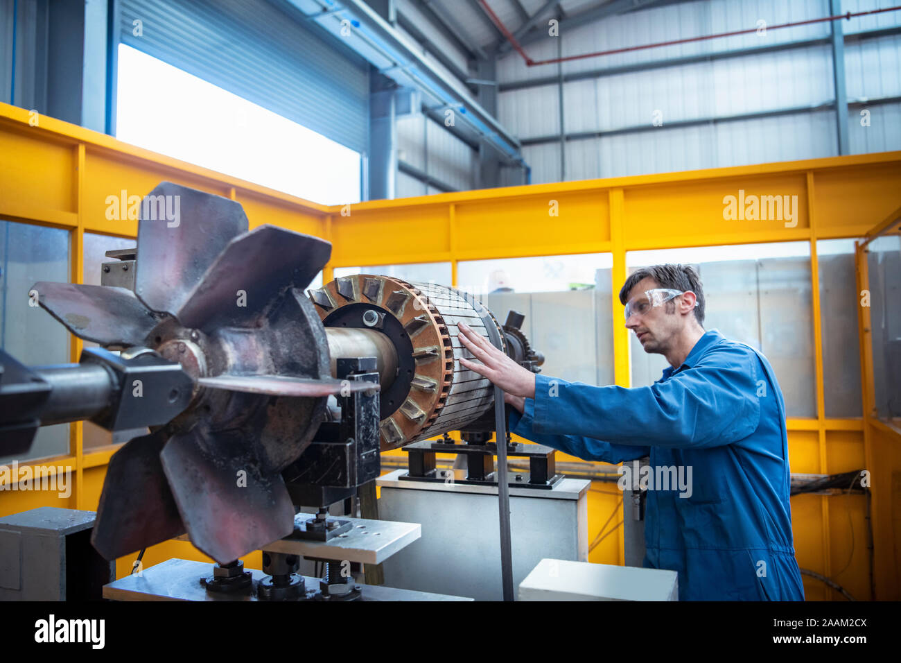 Electrical engineering technology hi-res stock photography and images ...