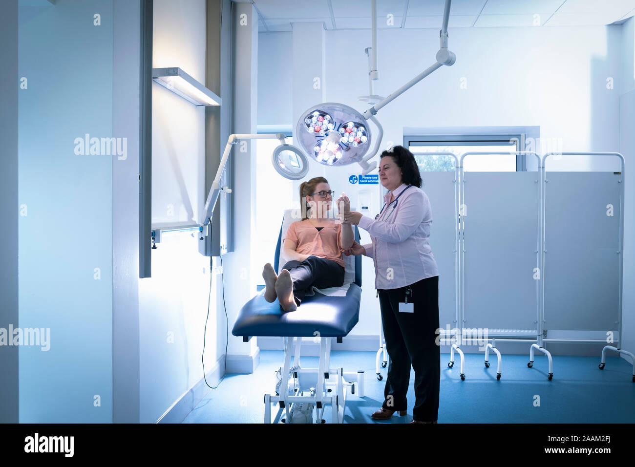 Intensive care hand doctor patient hi-res stock photography and images ...