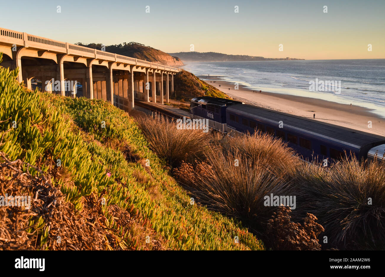 Amtrak train california beach hi-res stock photography and images - Alamy