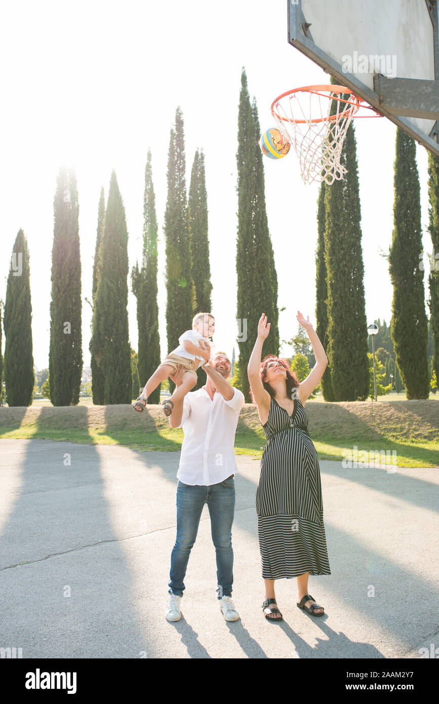 Playing netball hi-res stock photography and images - Alamy