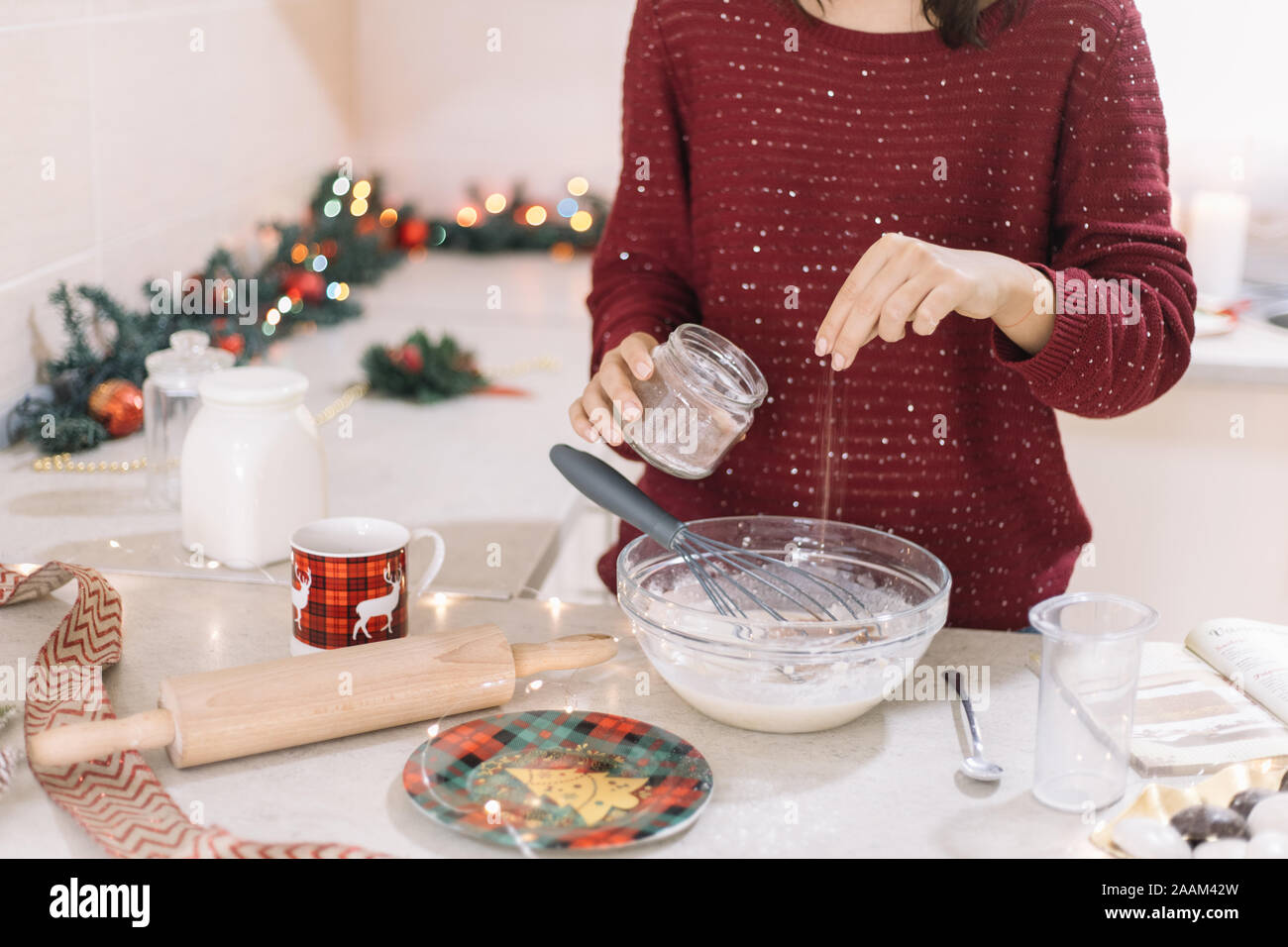 Pinch of cinnamon hi-res stock photography and images - Alamy