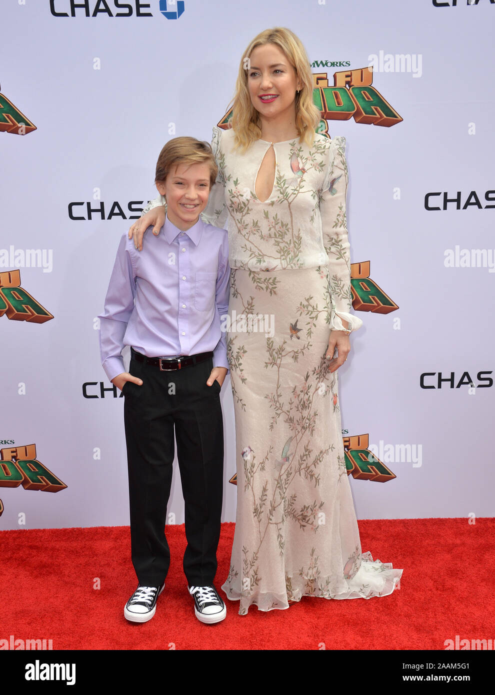 Kate hudson and son ryder robinson hi-res stock photography and images ...