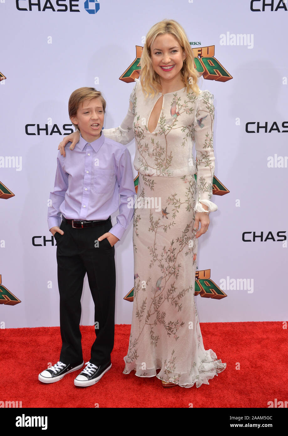 Kate hudson and son ryder robinson hi-res stock photography and images ...