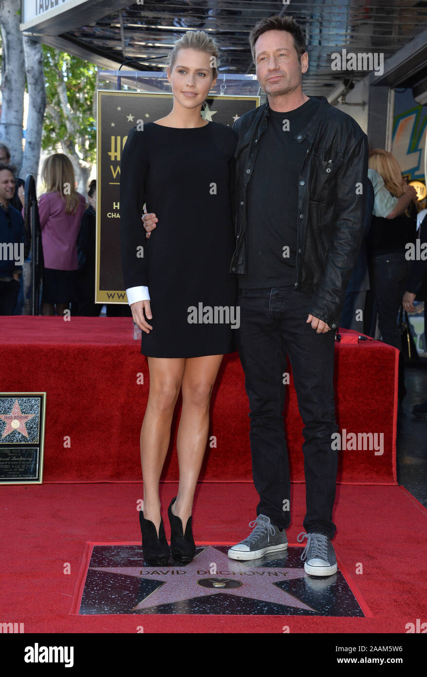 LOS ANGELES, CA - JANUARY 25, 2016: Actor David Duchovny & actress ...