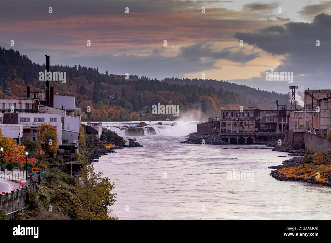 Willamette Falls at sunset in autumn Stock Photo - Alamy