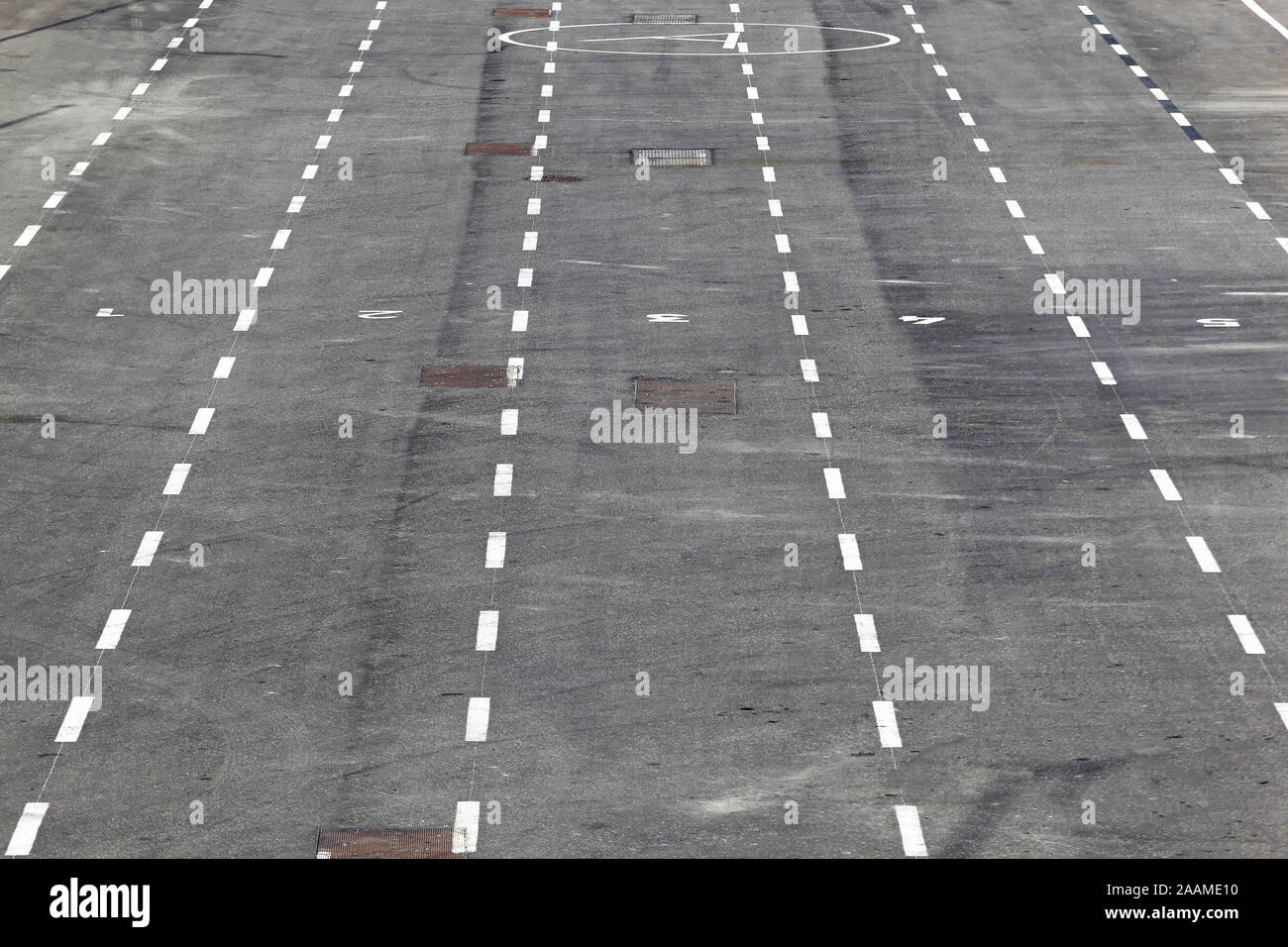 Lines on pavement hi-res stock photography and images - Alamy