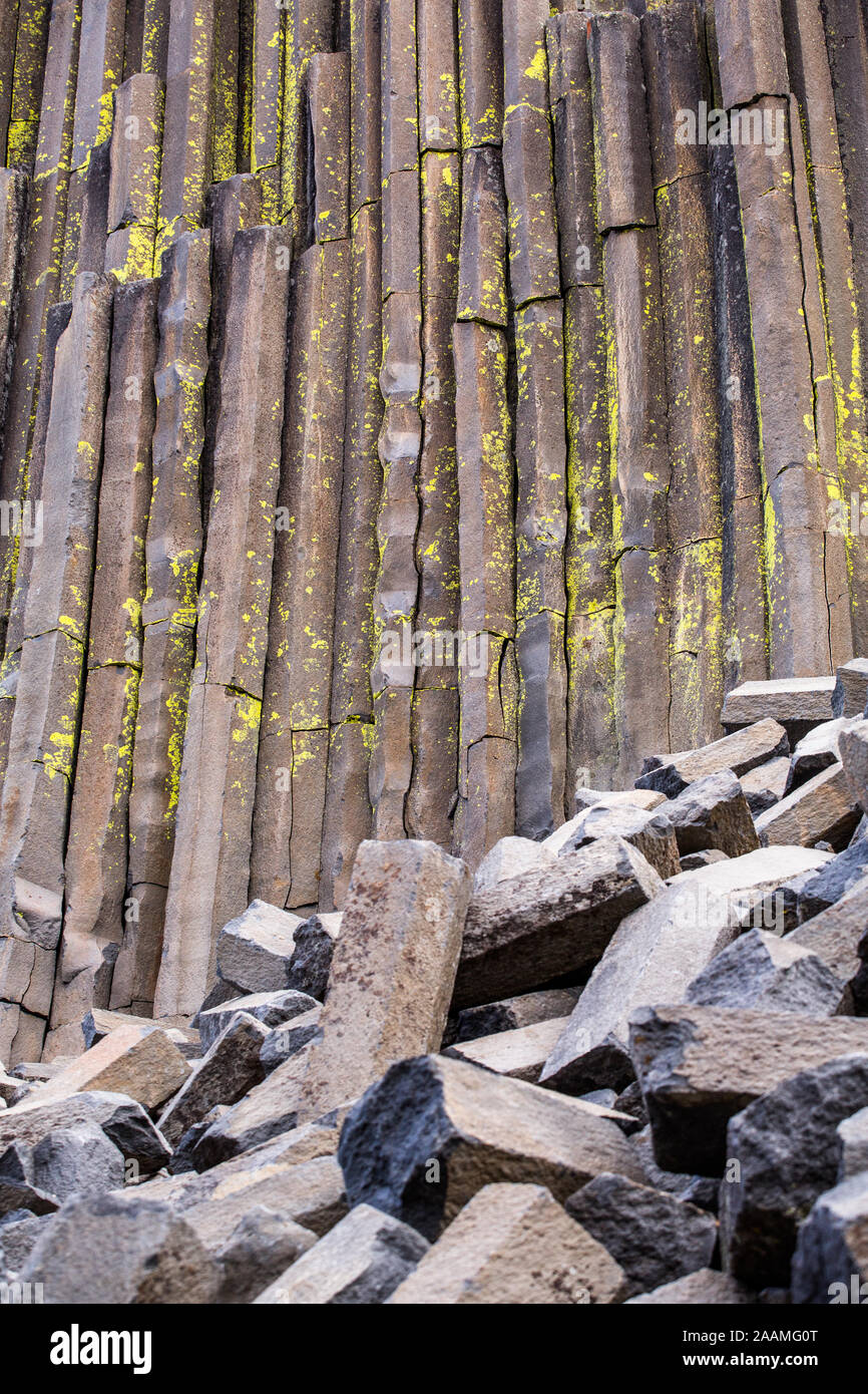 Hexagonal basalt columns in Devils Postpile National Monument, Mammoth ...