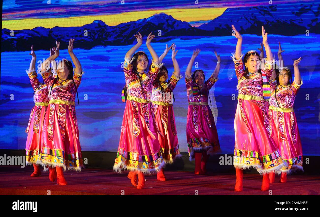 Kuwait City, Kuwait. 22nd Nov, 2019. Artists perform at the "China ...